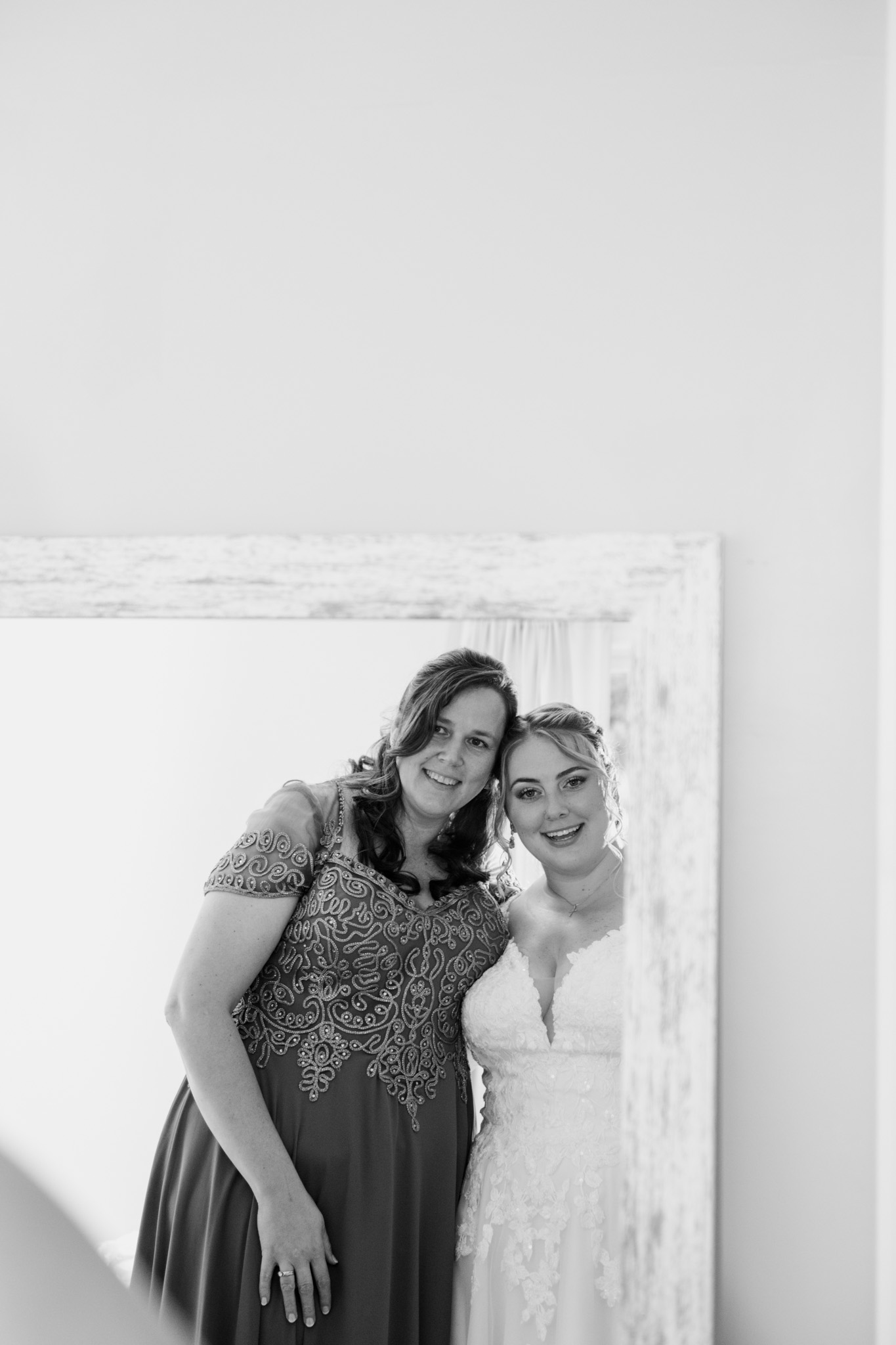 Rosewood Farms Summer Wedding/ Corrie + Thomas | jennyb-photography.com